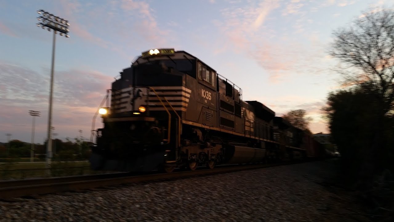 NS 1035 and NS 8020 pull NS 102 through Huntsville, AL (B&A) - YouTube