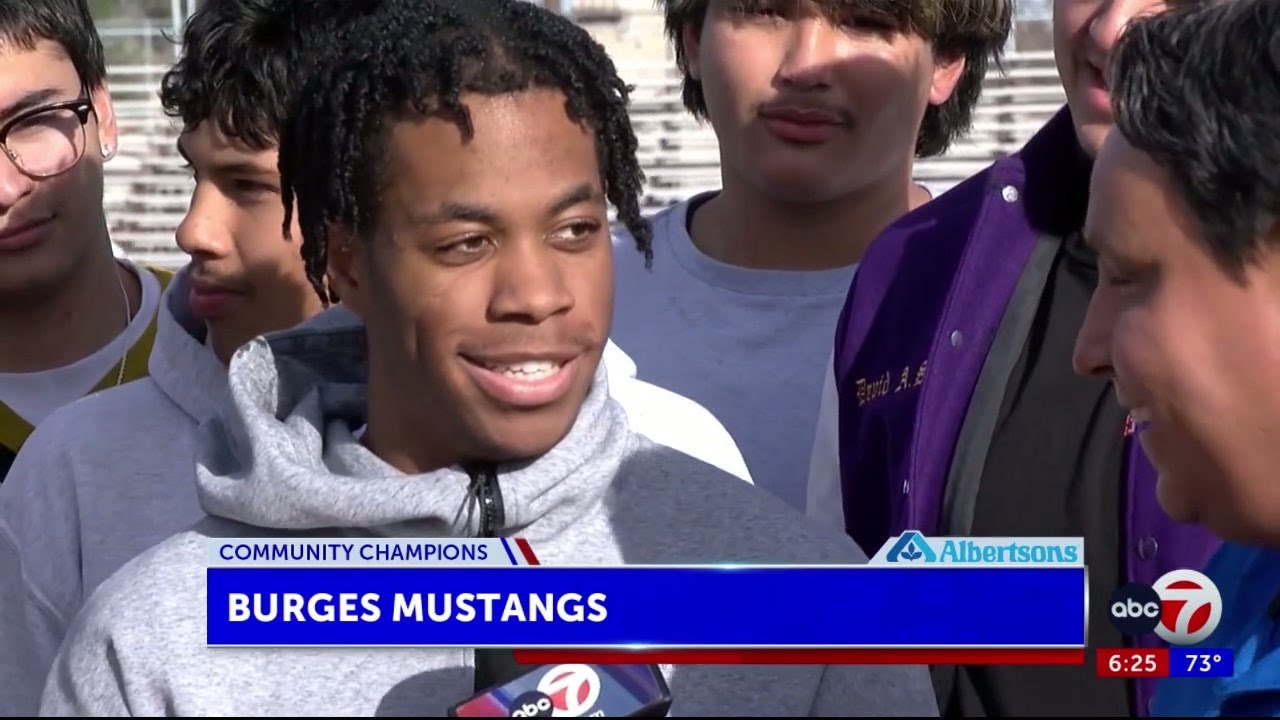 Week 11 Sweet Play of the Week: Burges Mustangs - YouTube
