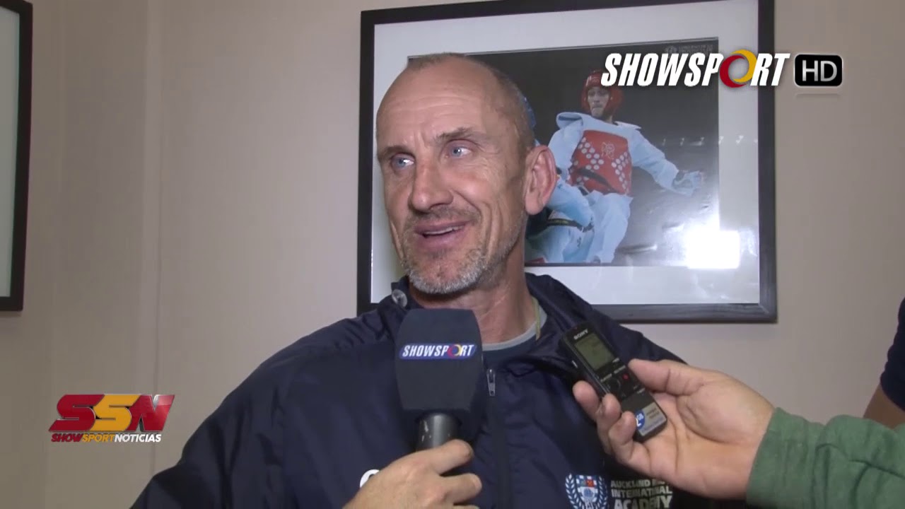 Rugby - Anthony Strachan - YouTube