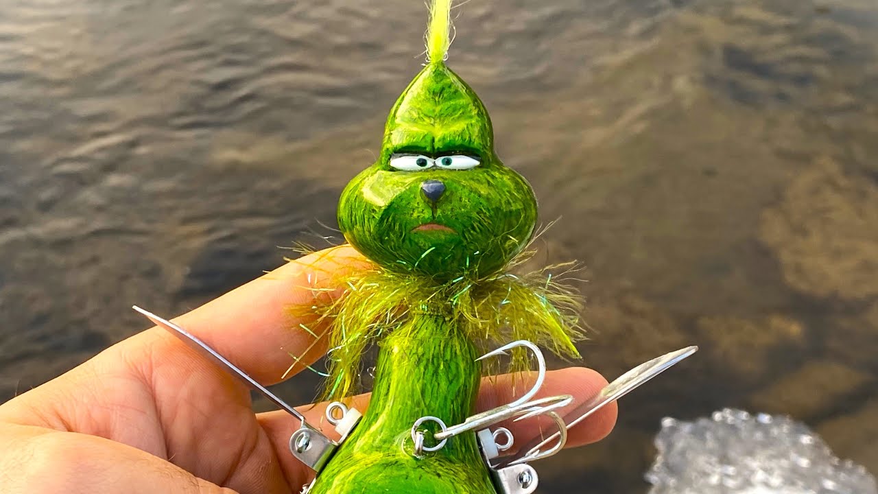 Making The Grinch Lure - YouTube