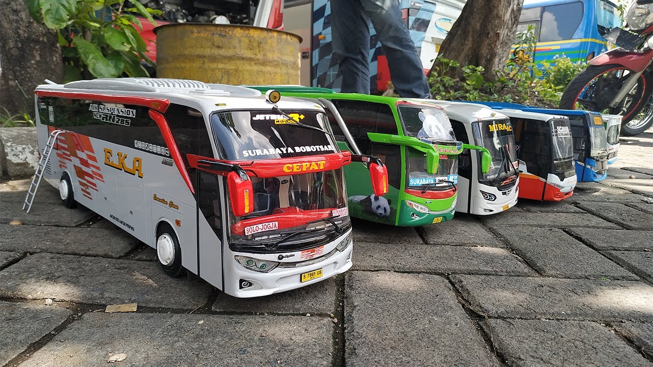 Kumpulan Bus - Bus Miniatur di Terminal Bungurasih Surabaya - YouTube