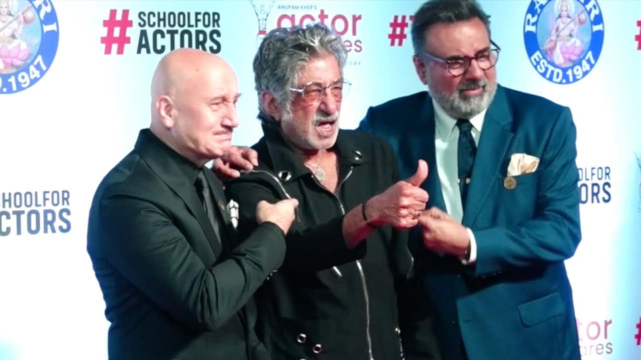 Shakti Kapoor meets Anupam Kher and Boman Irani at special screening of film UUNCHAI - YouTube