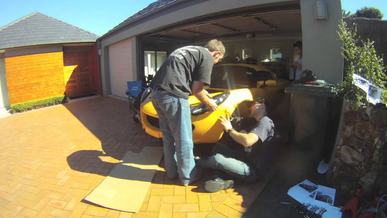 Lotus Elise Clam Removal - YouTube