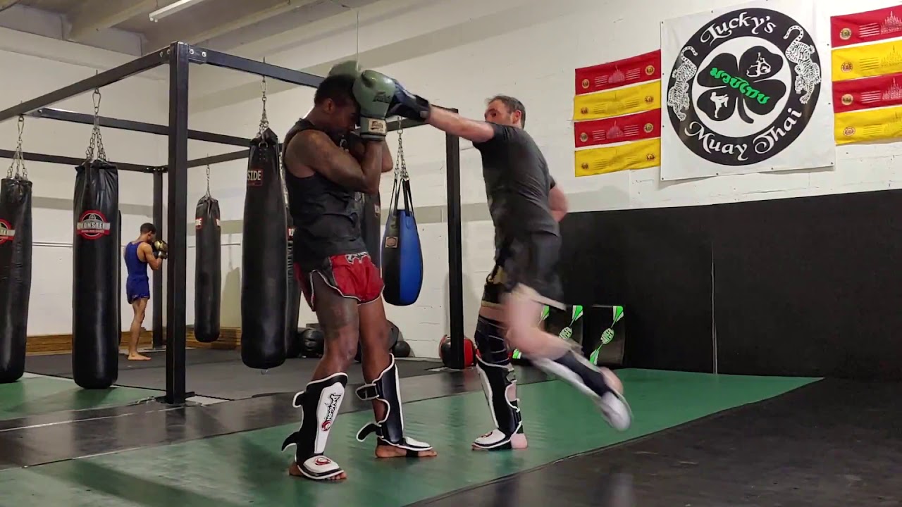 Technical sparring w/Kevin - YouTube
