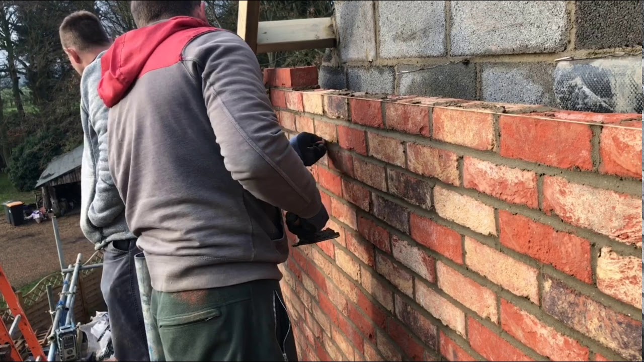 Building a brick Gable (part 2) | The skill of bricklaying. - YouTube