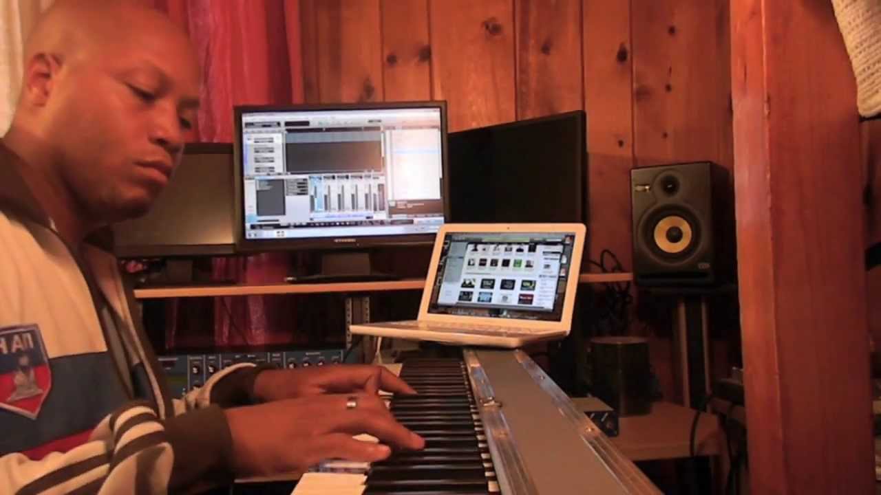 Andrae Alexander learns songs from itunes in 1 minute - YouTube