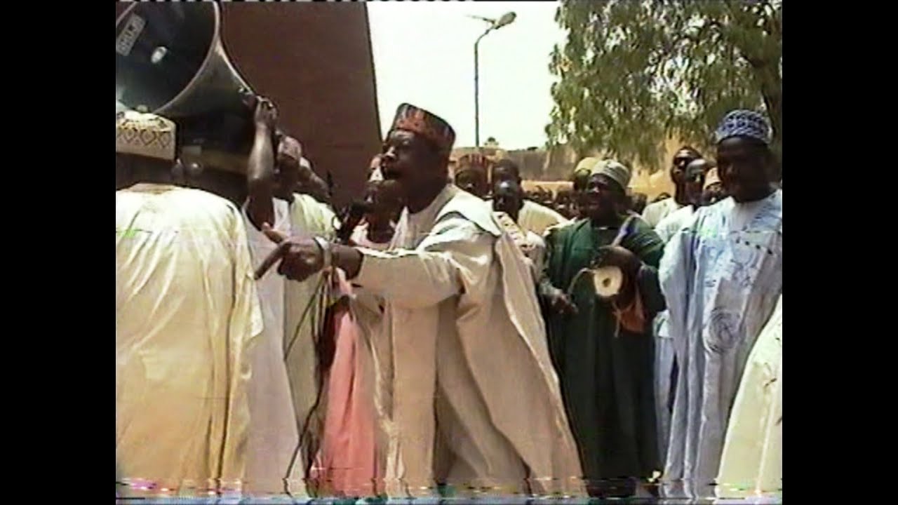 Alhaji Musa Dan Ba'u a wakar sa ta Sarkin Daura Umar Dan Umar - YouTube