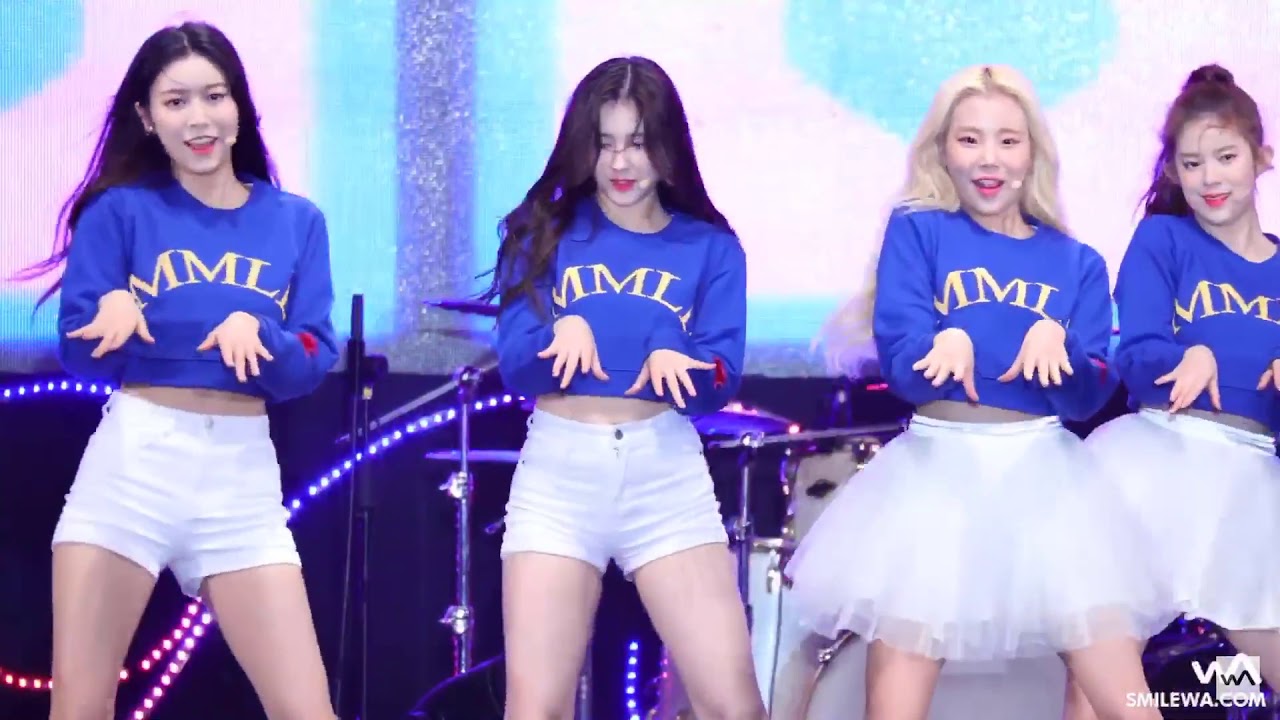 Beautiful girls dancing momoland 2020 - YouTube