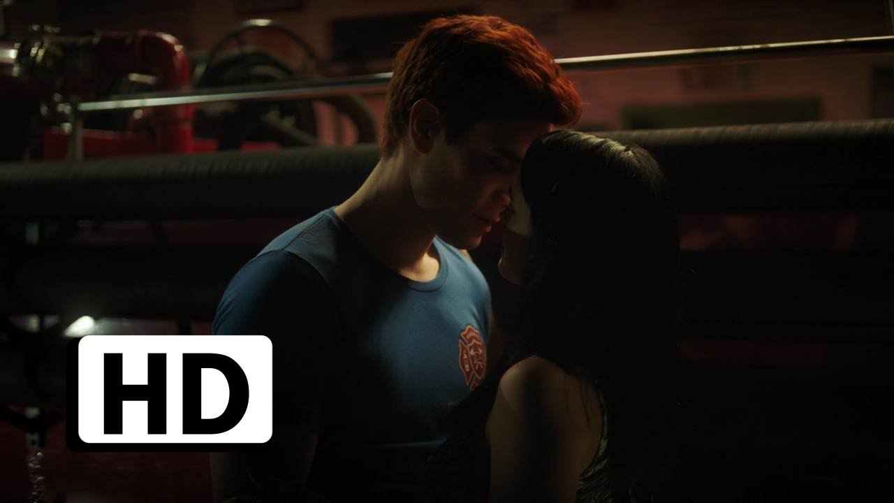 Archie And Veronica Kiss | Riverdale Season 5x08 | - YouTube