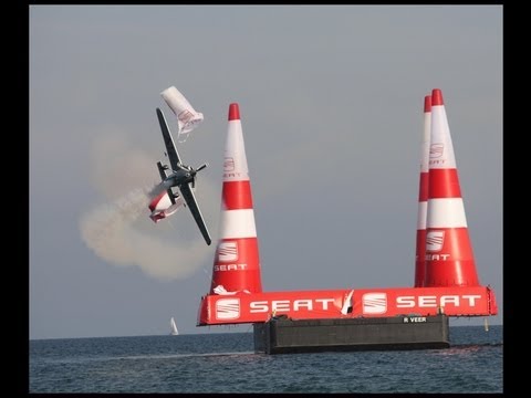 CRASH PYLON RED BULL AIR RACE BARCELONA HANNES ARCH - YouTube