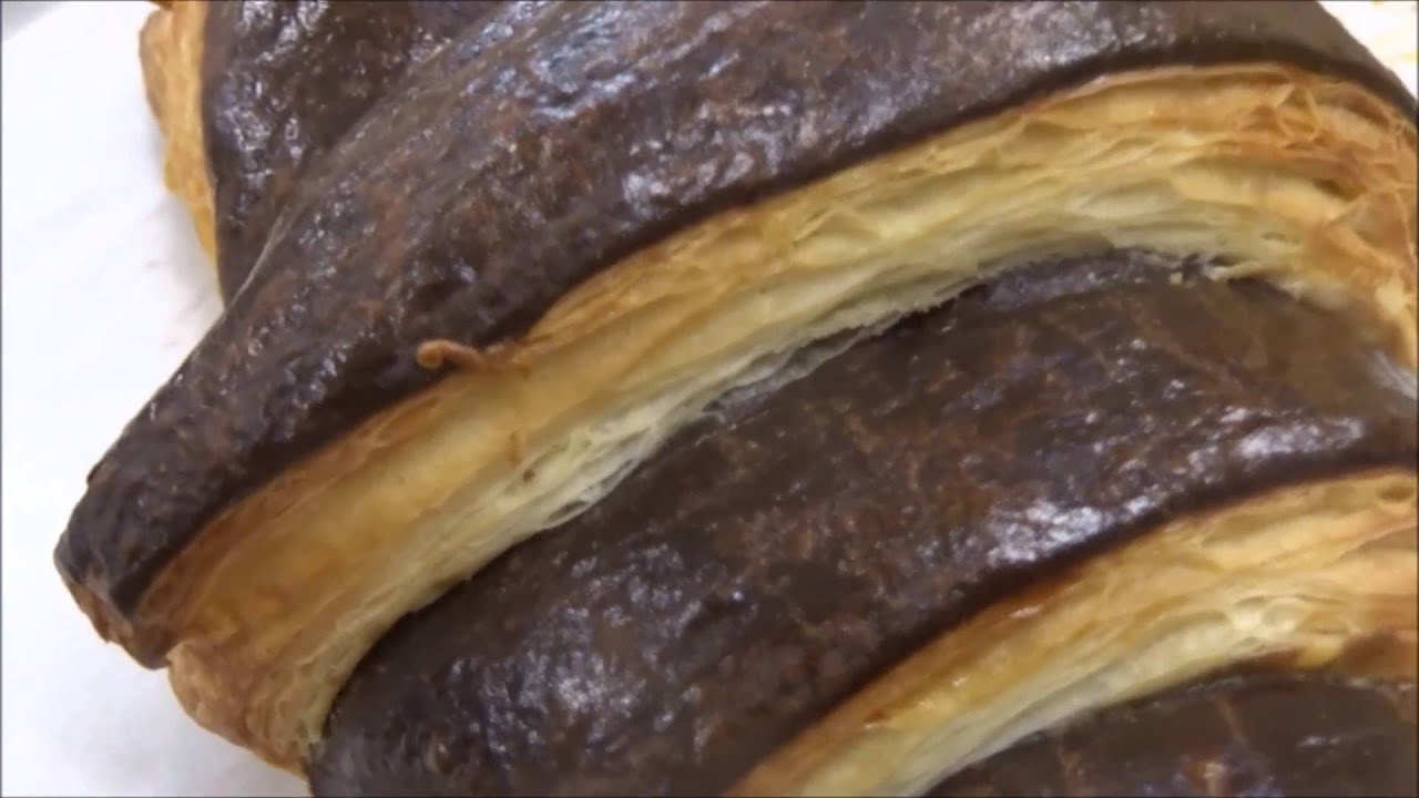 Two colours croissants - YouTube