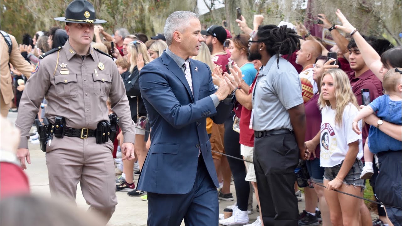 No. 4 FSU arrives for legacy walk, accompanied by the 1993 National ...