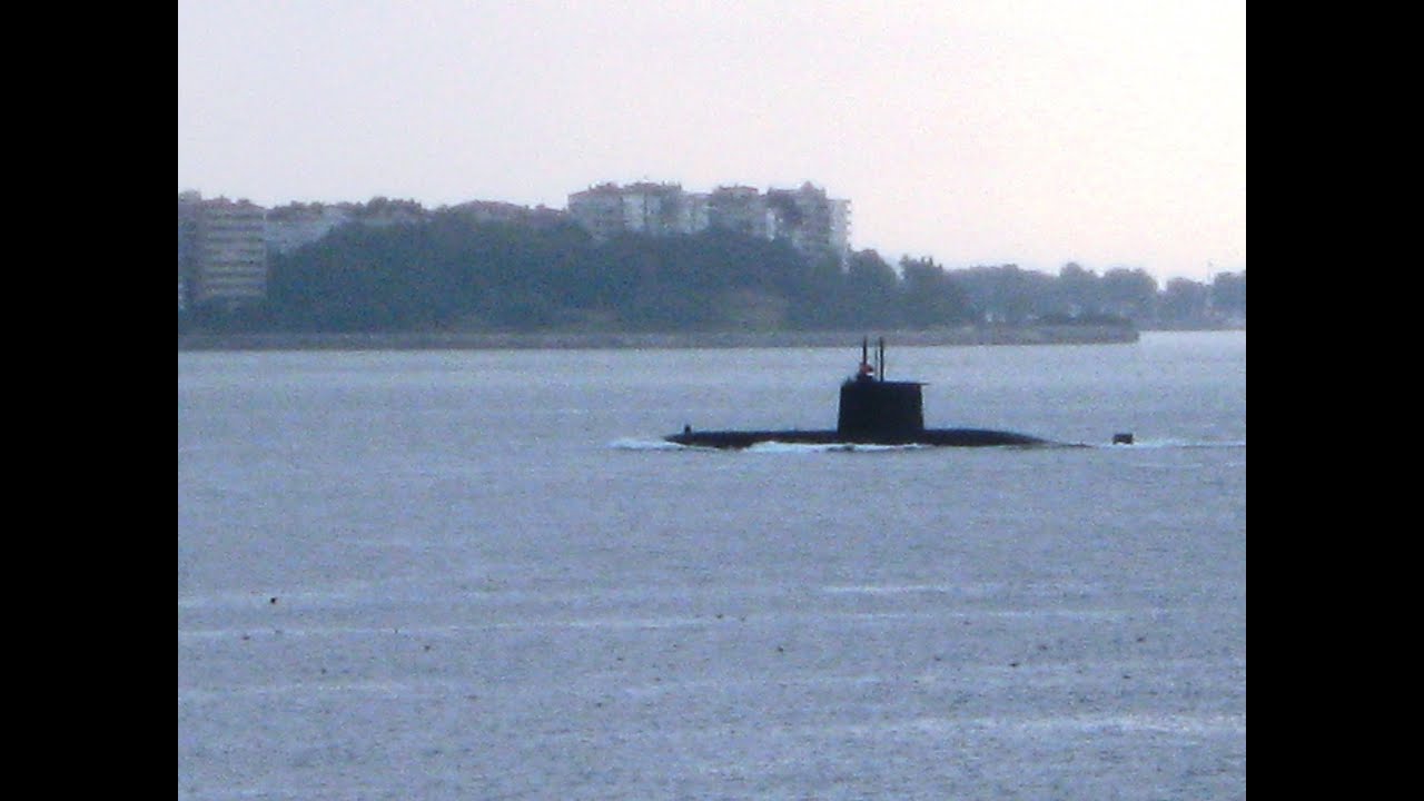 Turkey Navy Submarine in Istanbul - YouTube