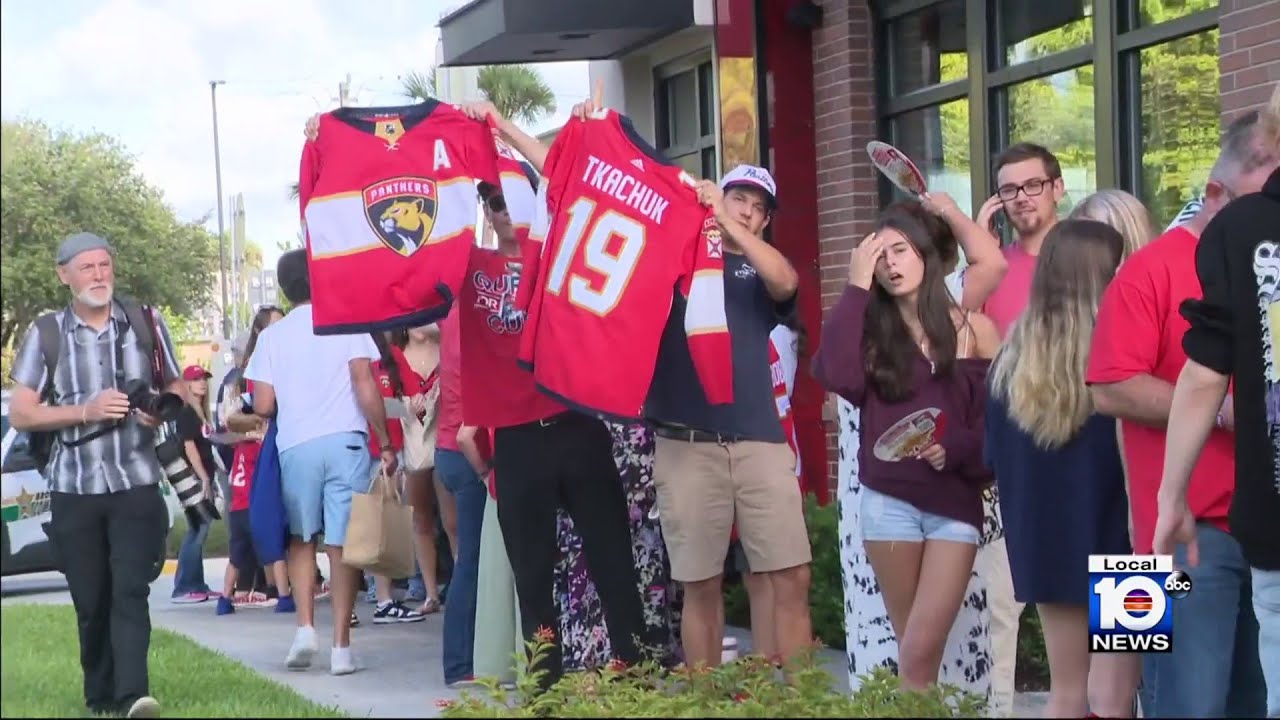 Hundreds of Florida Panthers fans gather to meet star forward Matthew ...