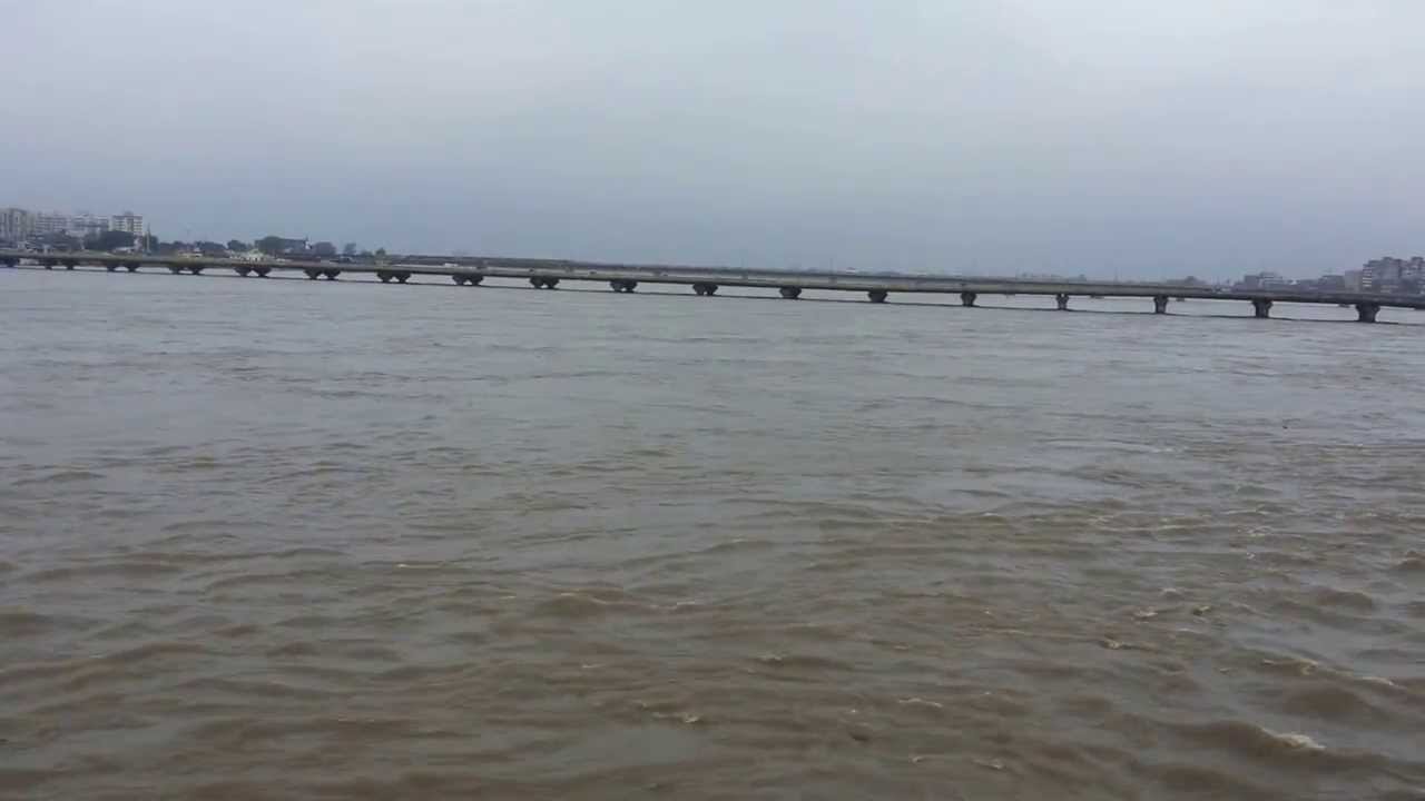 Tapi River (nadi) - Dayalji Garden - Surat - 4-8-2013 - YouTube