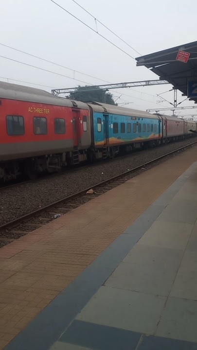 "Zooming Across India! 22849 Shalimar-Secunderabad Superfast Express"#shorts - YouTube