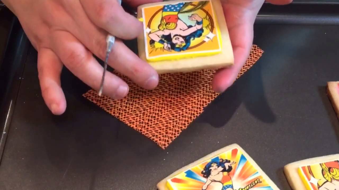 Wonder Woman Cookies With Edible Images (How To) - YouTube