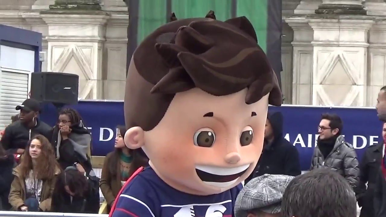 Super Victor La Mascotte de l' Euro 2016 Football @ Paris le 2 avril ...