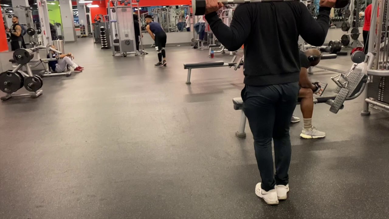 BB walking lunges - YouTube