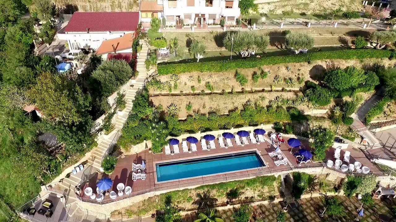 Villa del Conte - Tropea - Ripresa aerea - YouTube