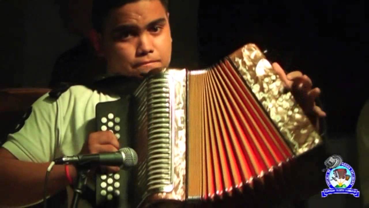 Emma Gonzalez Jairo Saenz & Rogerin Herrera - YouTube