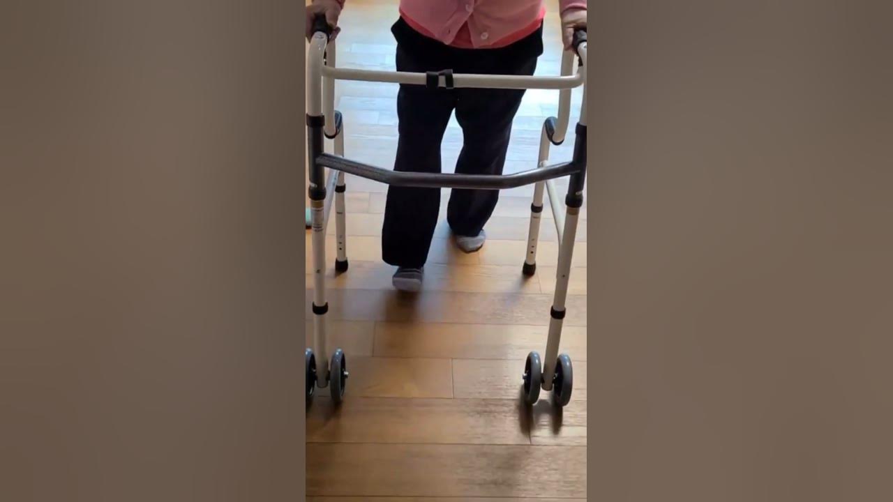 이렇게 이쁜 워커 보신 적 있나요?HM-606 노인보행기 아이보리 컬러 늘찬복지용구에서 만나보세요 문의 02-409-4635 #노인보행기 #복지용구 #보행기 - YouTube