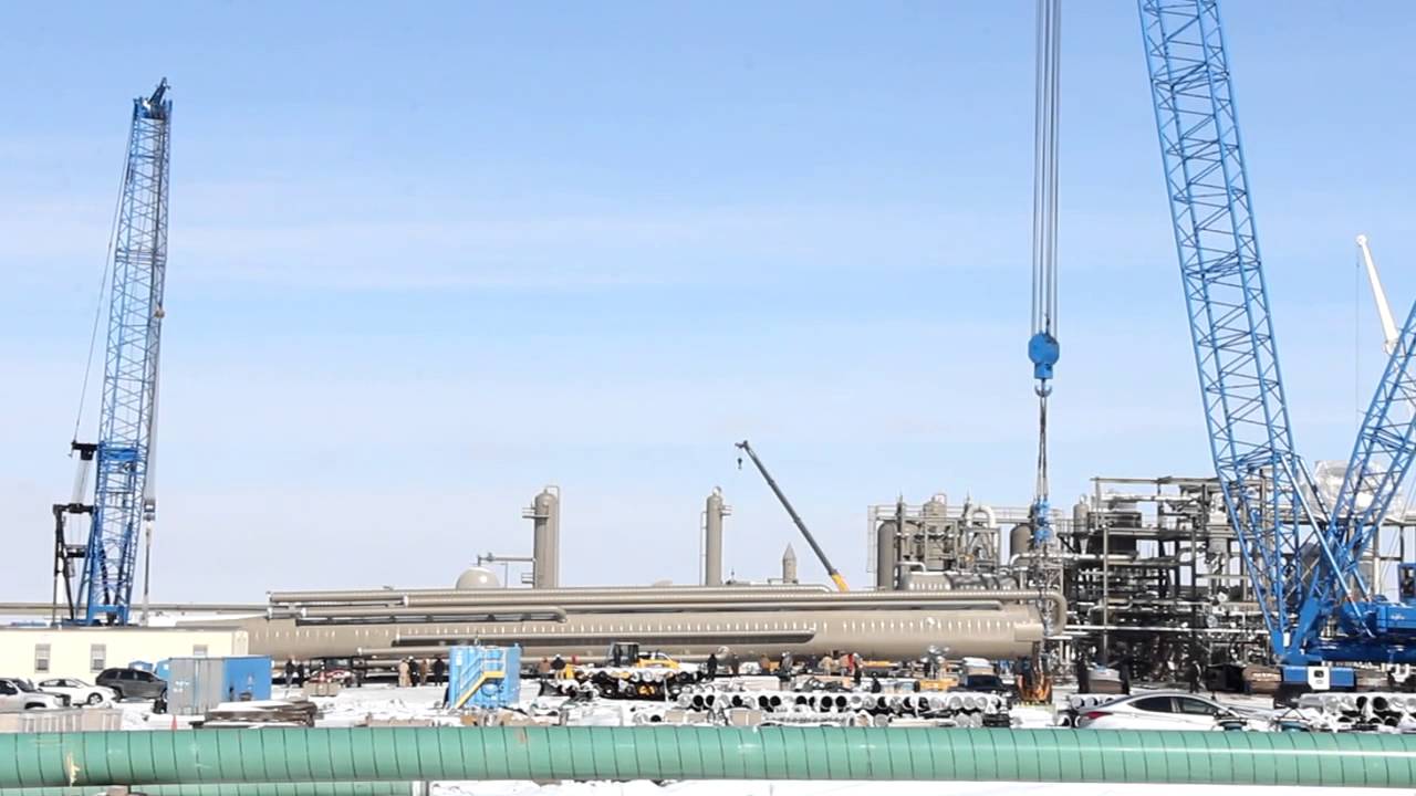 Eaton - Anadarko - Demethanizer Installation 2014 - YouTube