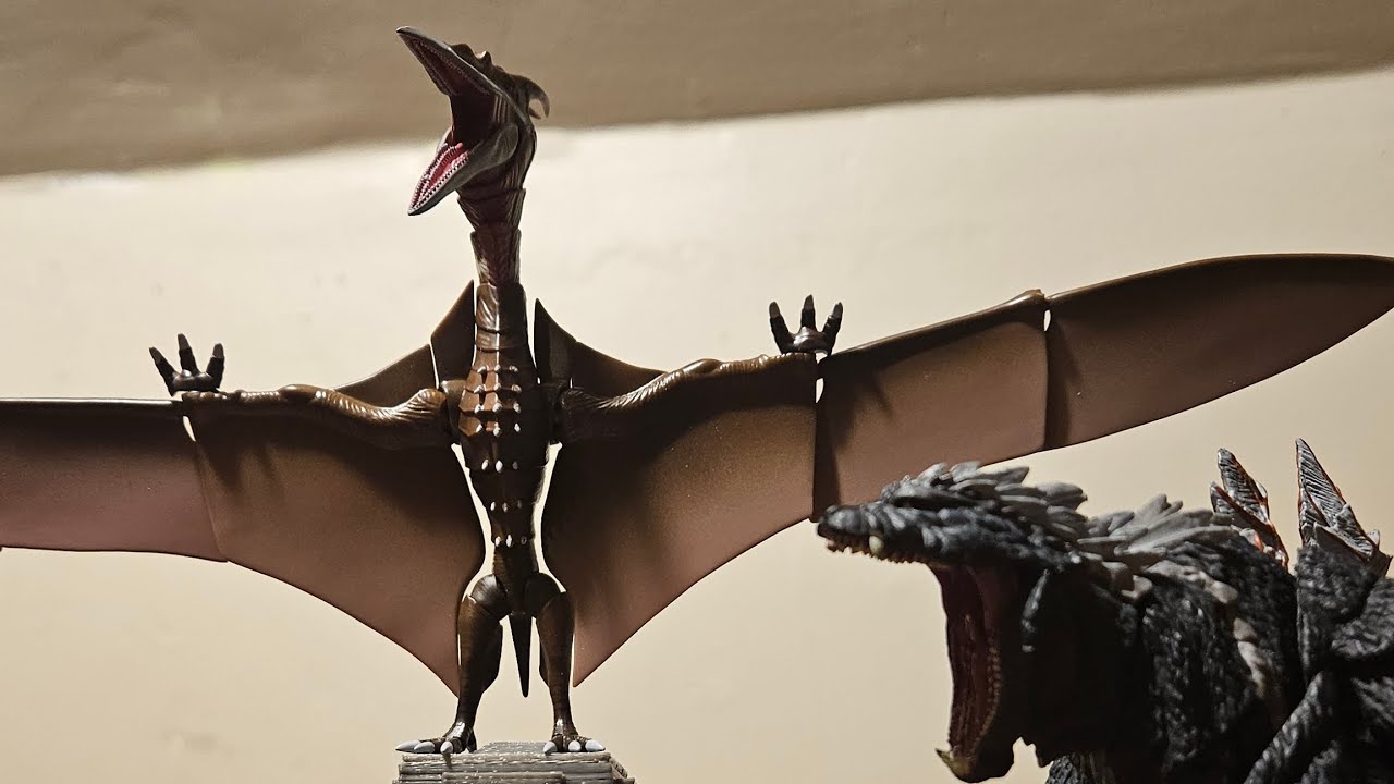 S.H. Monsterarts || Singular Point Rodan Review - YouTube