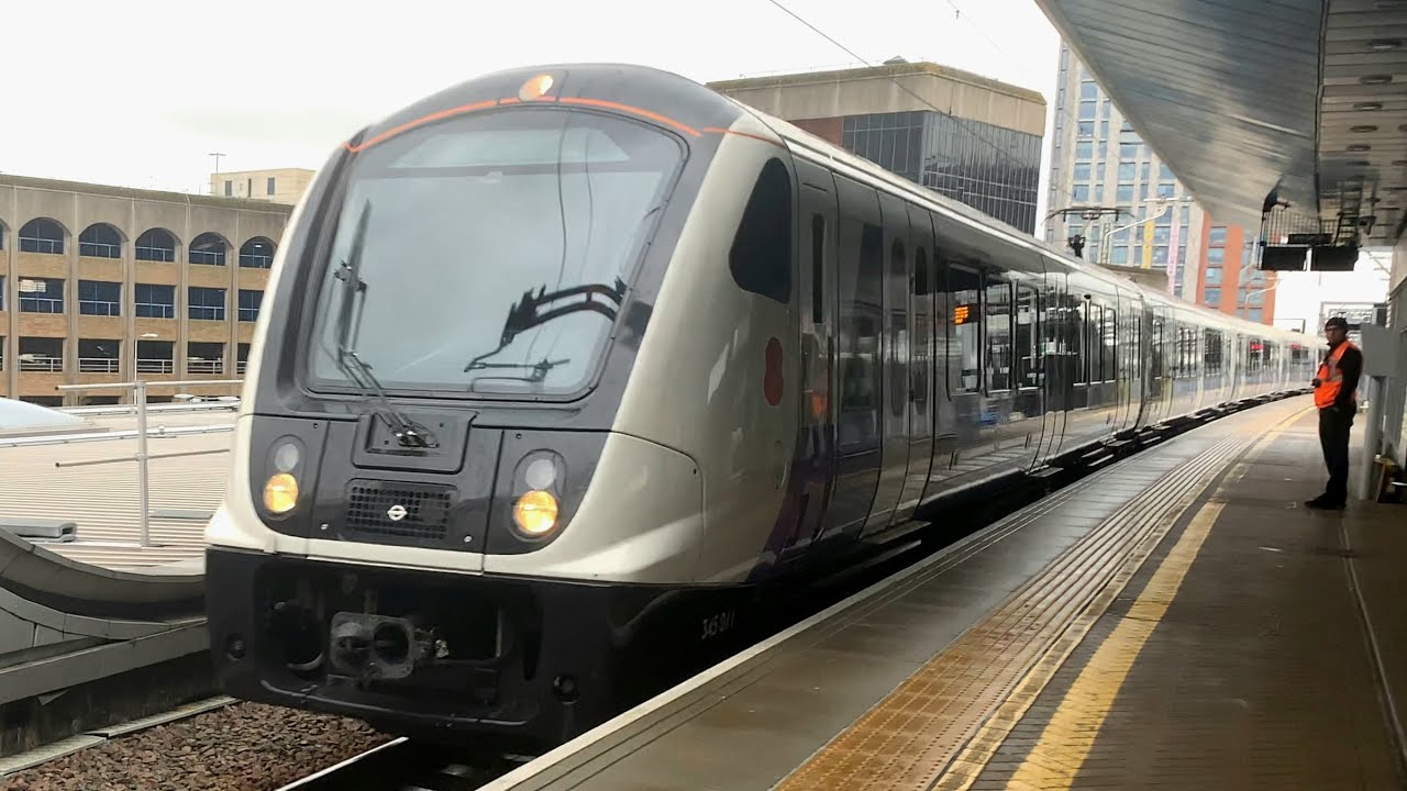 Crossrail Class 345 Entering Reading - YouTube