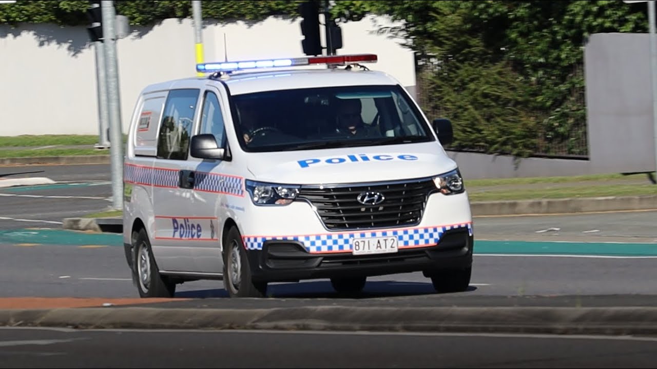 QPS iLoad Responding to Incident in Wynnum - YouTube