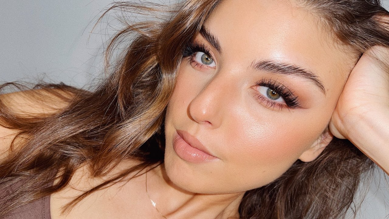 IM BACK... FIRST MAKEUP TUTORIAL IN FOREVER! - YouTube