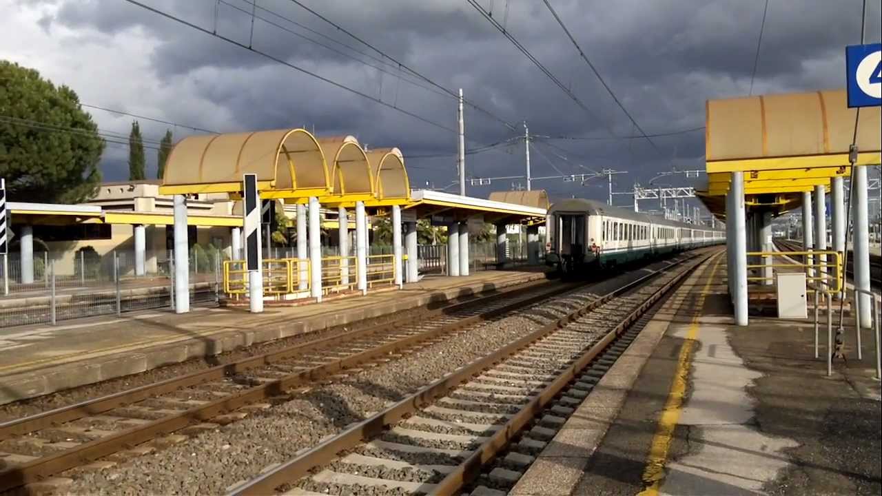 E402 Intercity Firenze Castello - YouTube