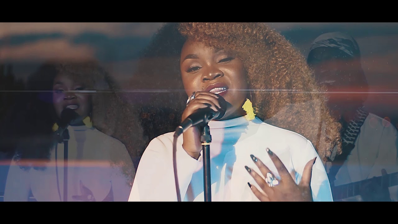 Jordan Moozy X Amantle Brown Eternity live performance roof top - YouTube