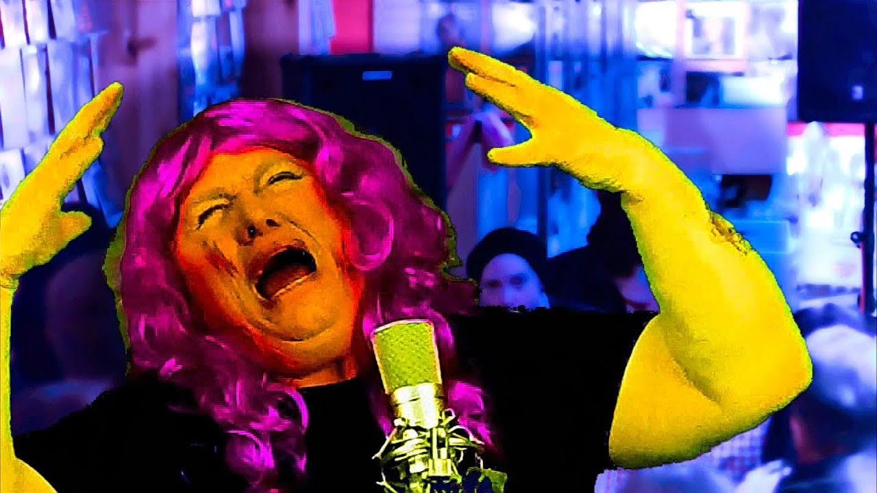 BLEEDIN OFFICIAL VIDEO - YouTube