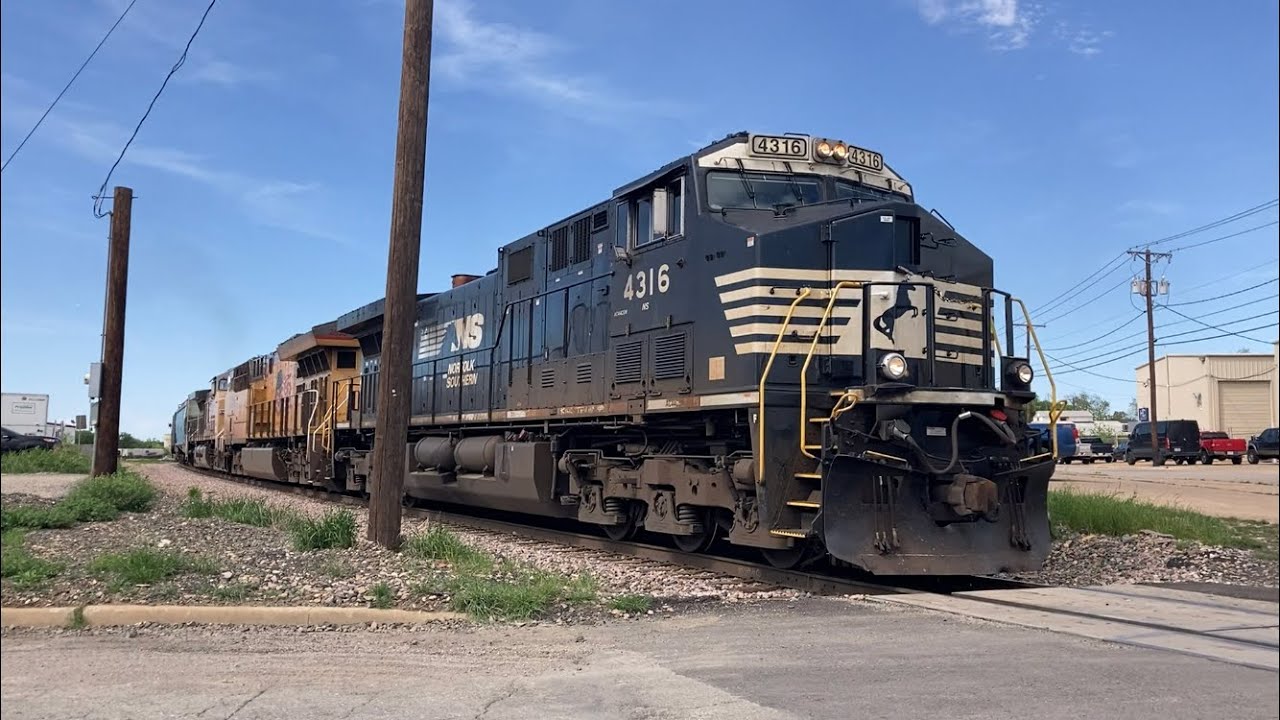 NS Rebuild Leader on a Grain Train at Fort Worth, TX (April 5, 2023 ...