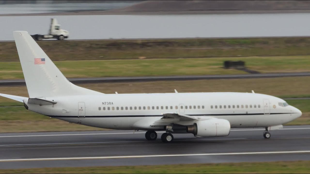 JPATS Boeing 737-700 [N738A] takeoff from PDX - YouTube