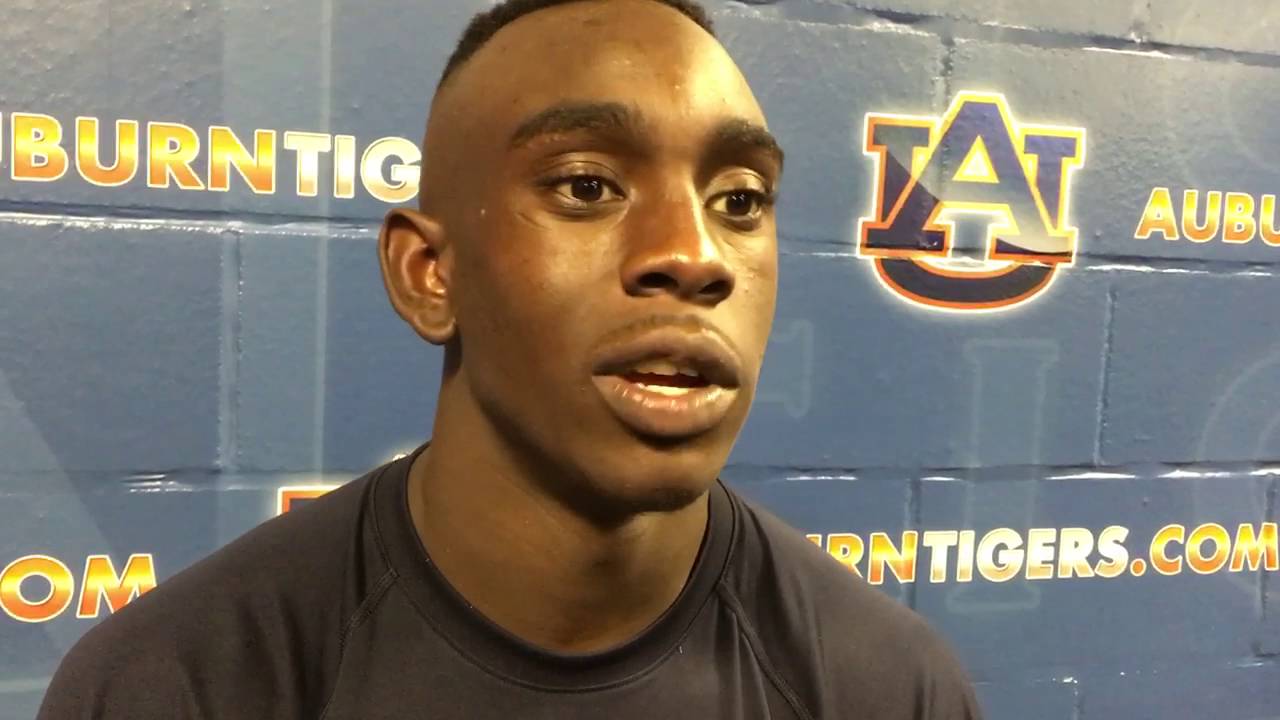 Auburn safety Stephen Roberts talks Tigers' first fall scrimmage - YouTube
