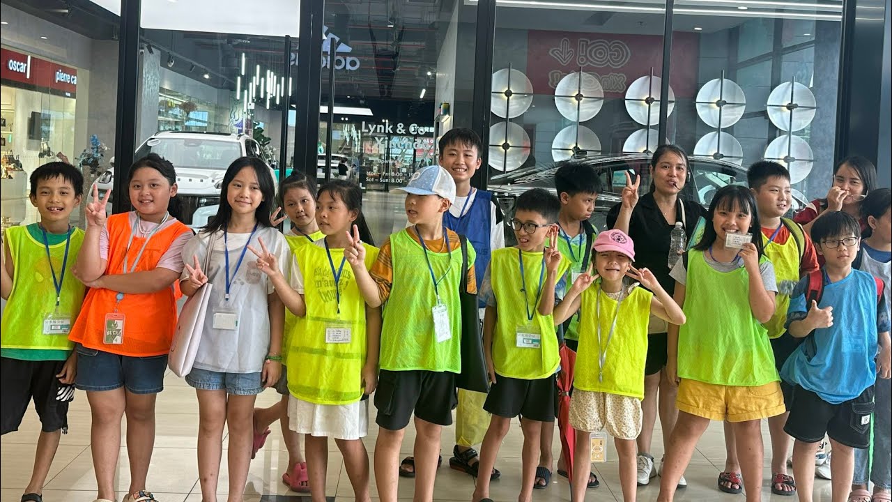 Miss.Anna and Ms. Vicky’s English club_Hoạt động học ngoài trời - YouTube