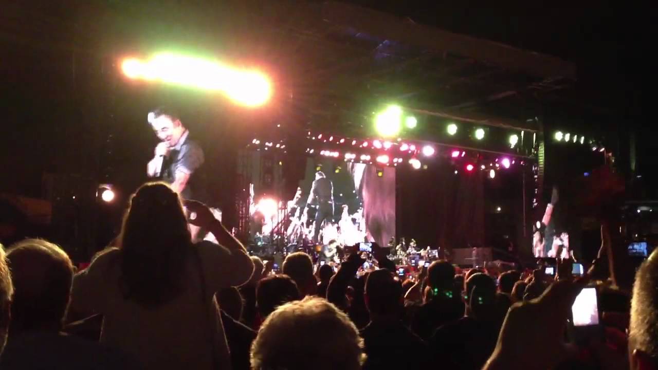 Bruce Springsteen - "Waiting On A Sunny Day" - Wrigley Field, Chicago 9 ...