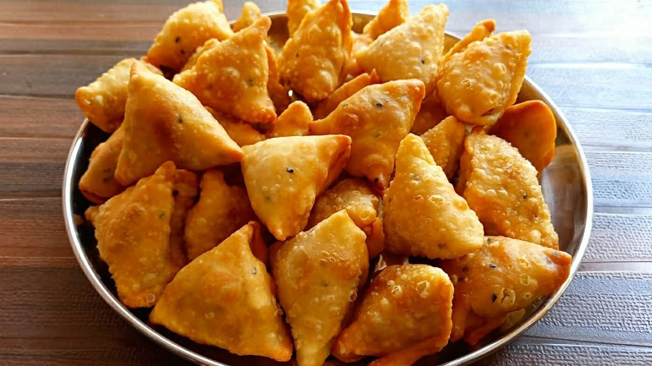 Crispy Mini Samosa | Samosa Recipe | Instant Aloo Samosa Recipe - YouTube