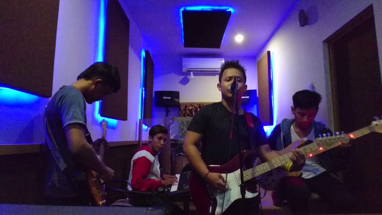 J-ROCKS - FALLIN IN LOVE | COVER GATA GETE BAND😀 - YouTube