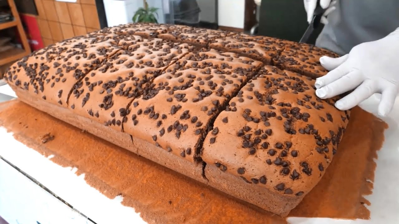 Chocolate Castella Korean street food - YouTube