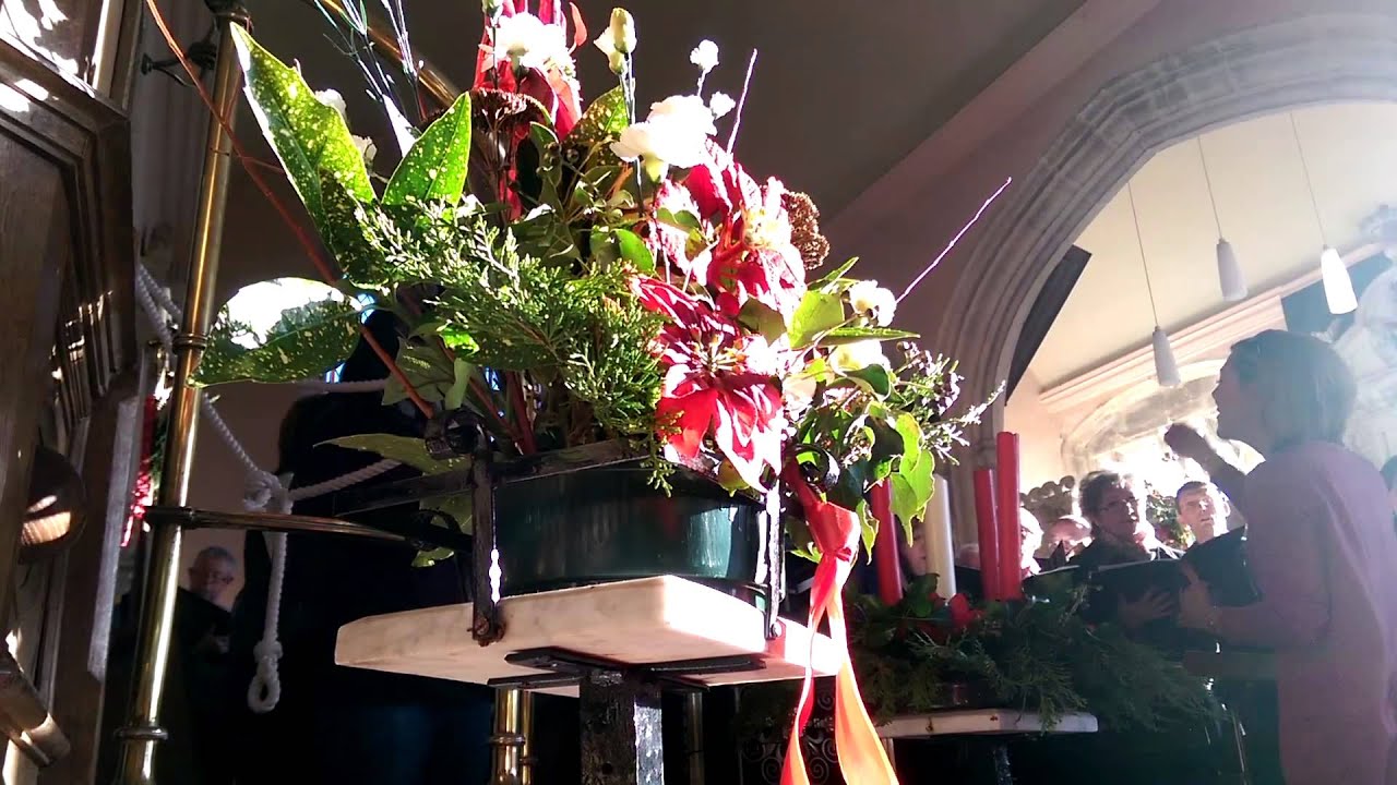 Resound Community Choir singing Coventry Carol at Dyrham Park - YouTube