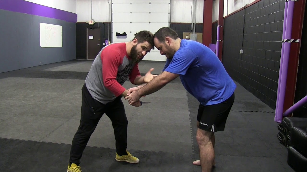 Hand Fighting w/ Knife - YouTube