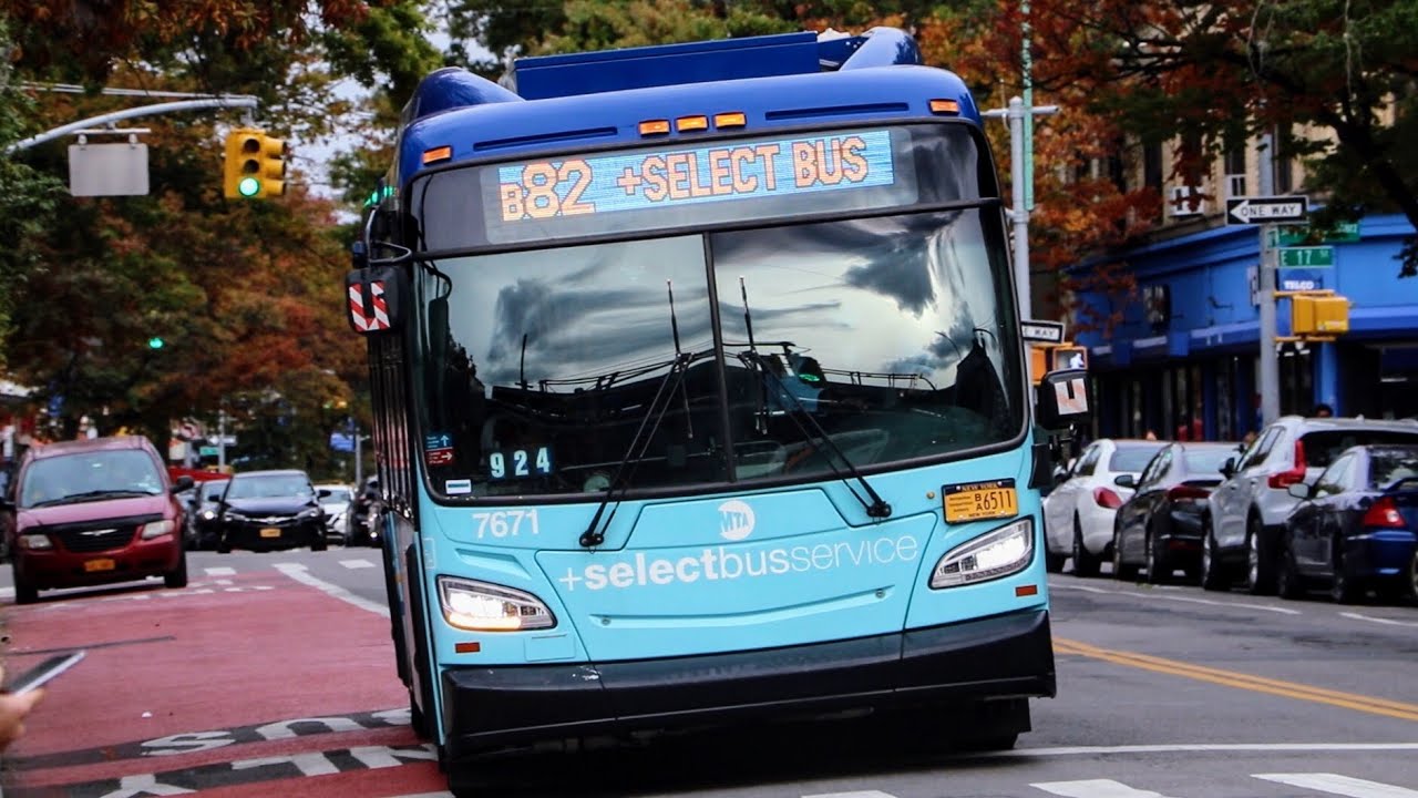 2018 New Flyer XD40s #7671 & #7677 B82 Select Bus Service at Kings ...