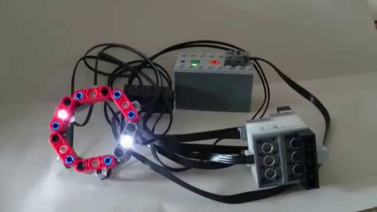SBrick - LEGO Lights rotating - YouTube