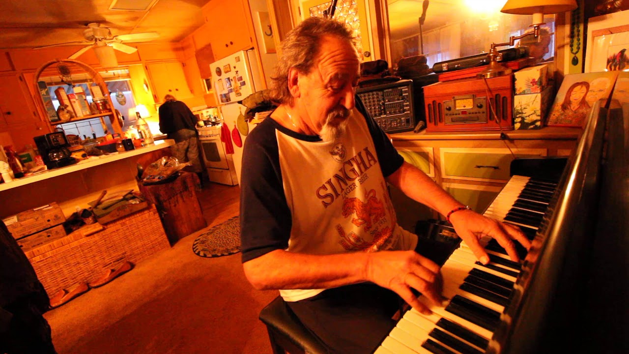 Jimmy Frank Jamming on the Piano - YouTube