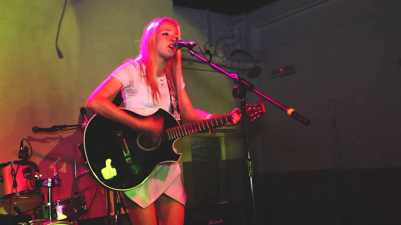 Glass Mammoth Launch Event : Esther Turner - Diamonds cover - YouTube