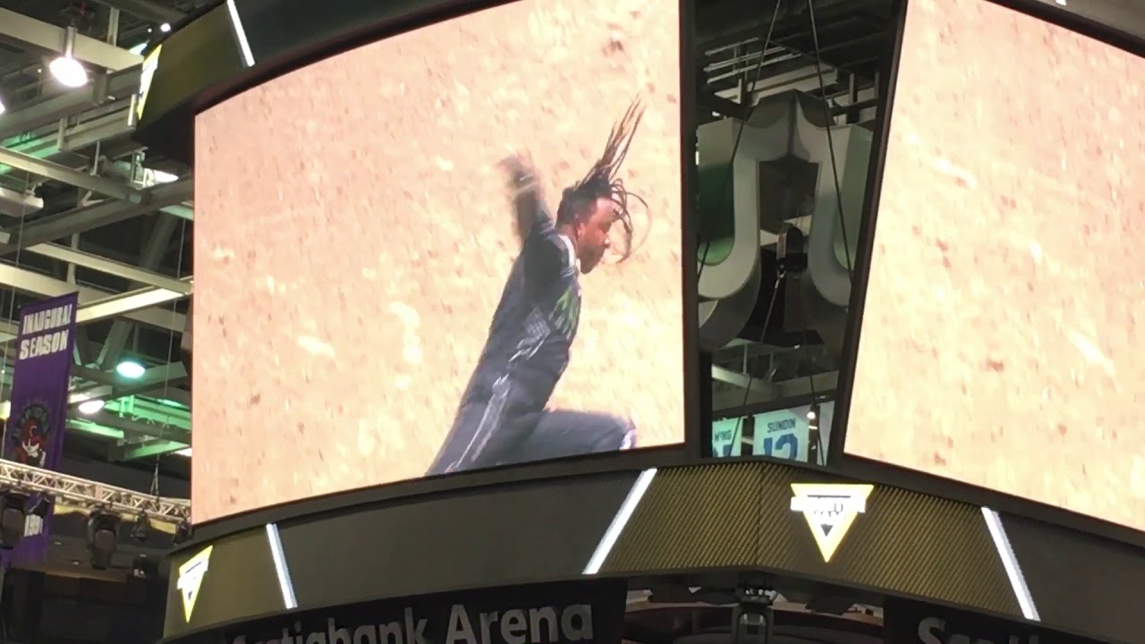 Monster Jam Toronto 2019 highlights *sunday* - YouTube