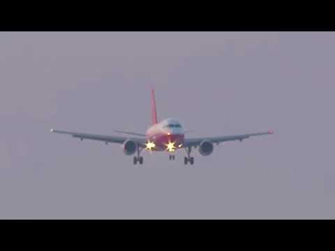 dunyanın tehtıd ettıgı 3 havalımanına  tayyıb erdoganın ucakla inişi